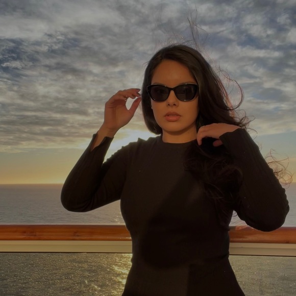 Andrea's Closet (@aperez2196) | Poshmark